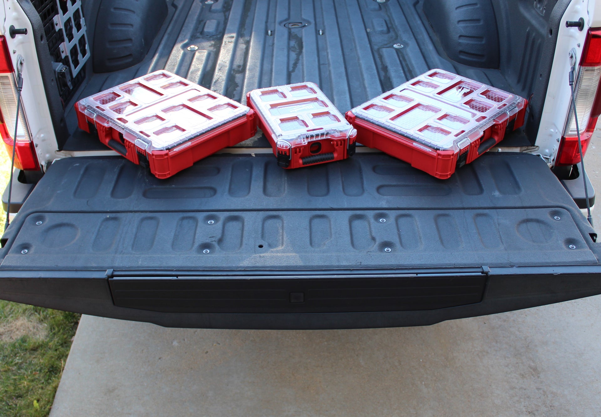 Integral Tailgate Plate - Super Duty (2017-2022) - Compatible with Mil ...