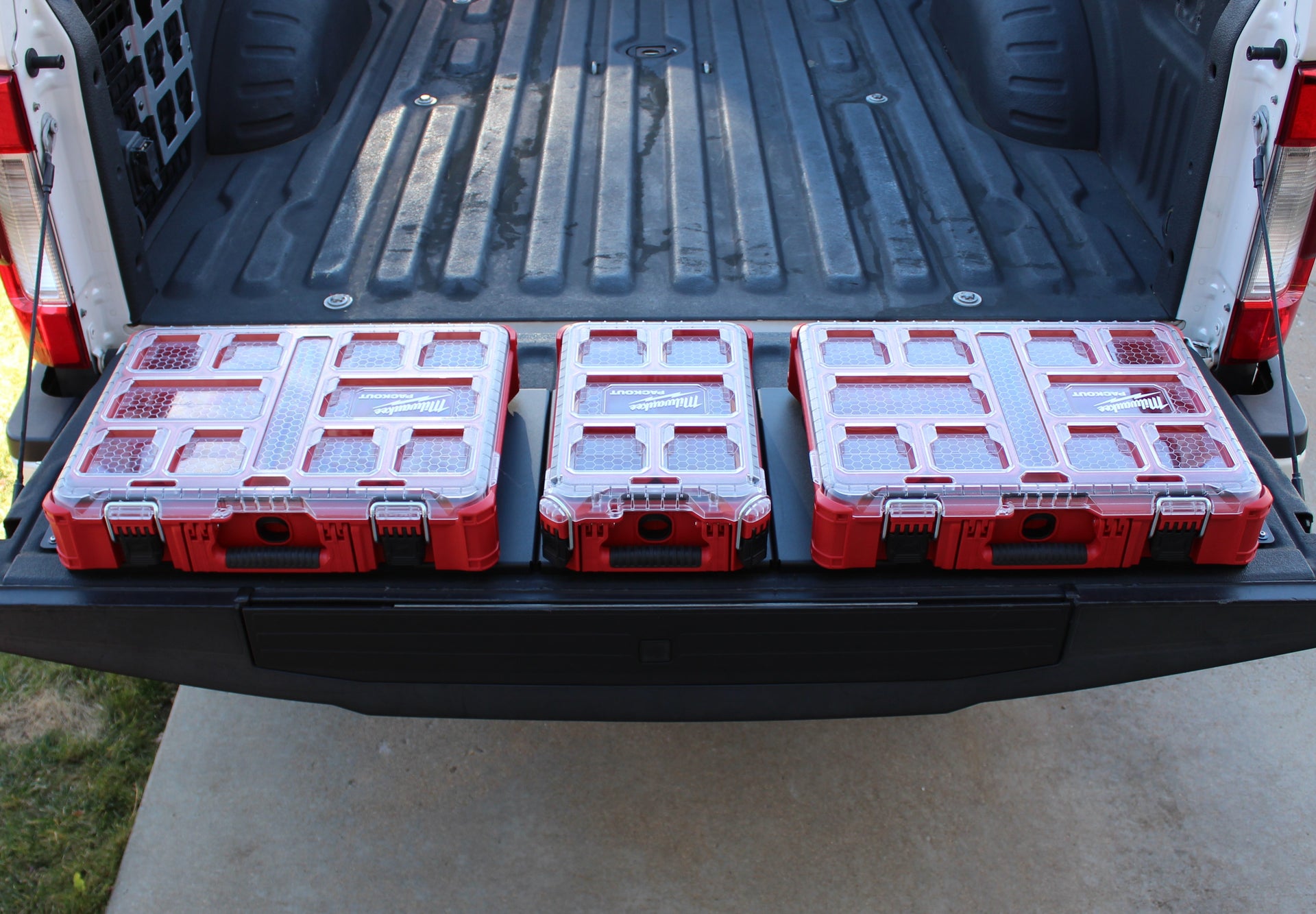 Integral Tailgate Plate - Super Duty (2017-2022) - Compatible with Mil ...