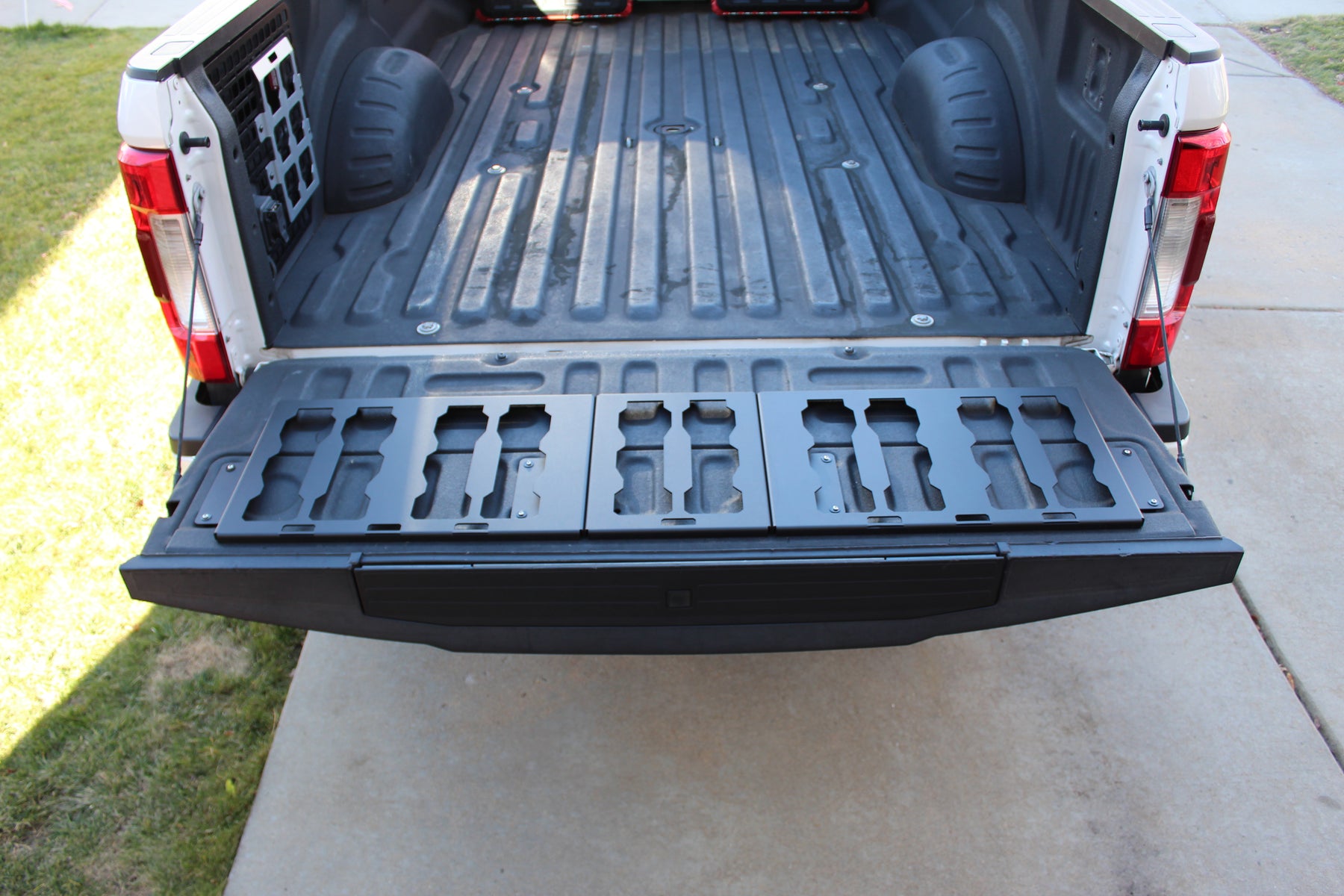 Integral Tailgate Plate - Super Duty (2017-2022) - Compatible with Mil ...
